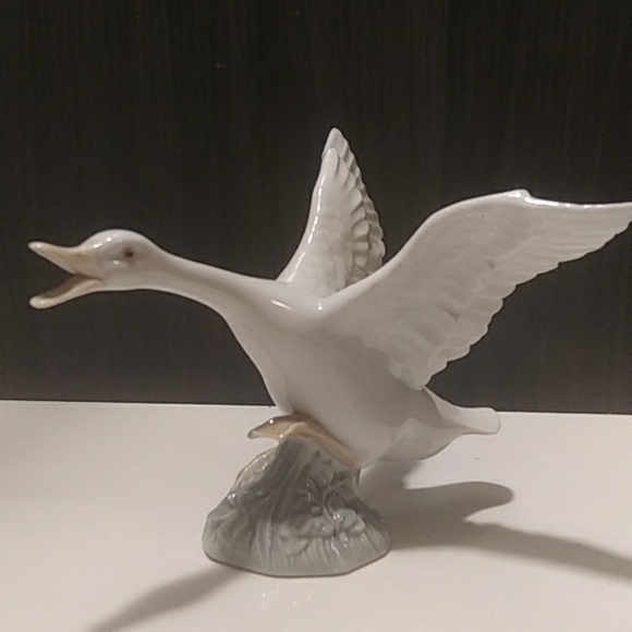 Lladro | Accents | Llardo Flying Duck Swan Figurine | Poshmark